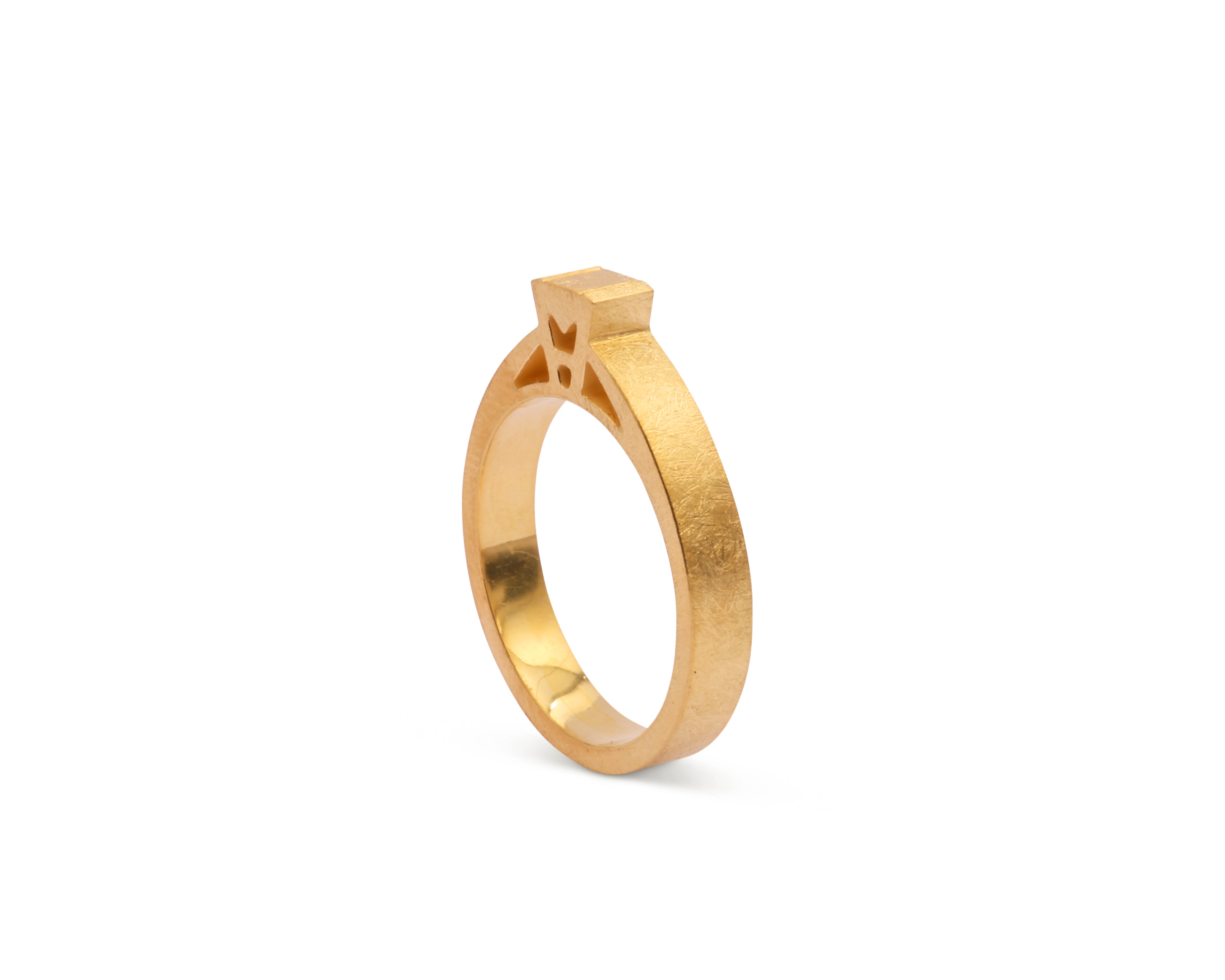Solitaire Ring – Wang & Buck